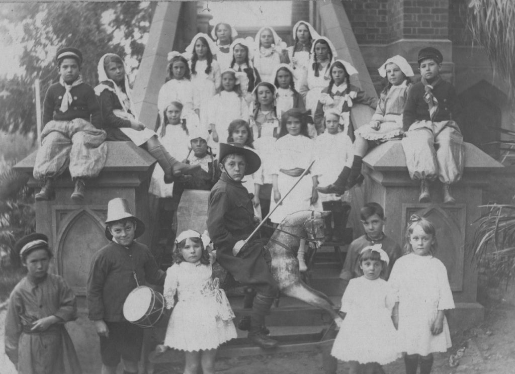 Children from the Congregational church c. early 1900s